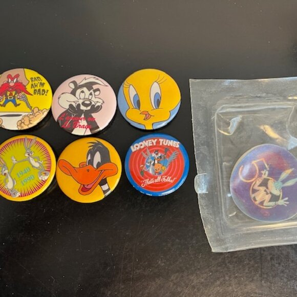 Warner Bros. | Toys | 6 Vintage Looney Toons Button Pin 9869 Warner ...